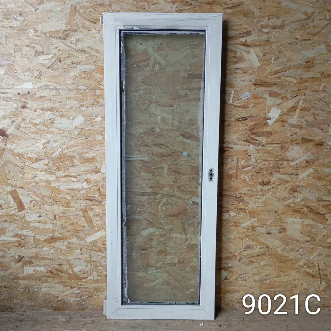 Рамы ПВХ Б/У 1590(в) х 580(ш) с стеклопакетом