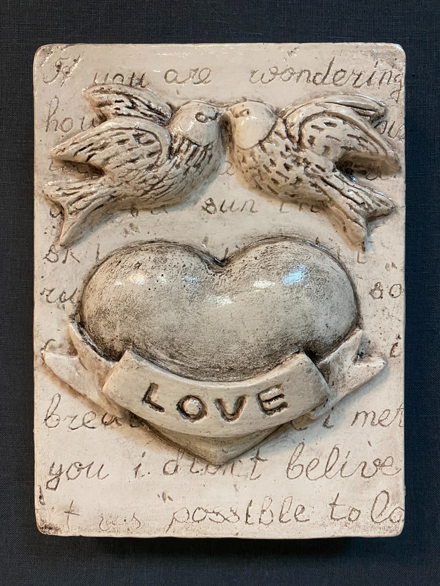 Авторское панно барельеф Сердце LOVE, ручная работа, 20х15 см