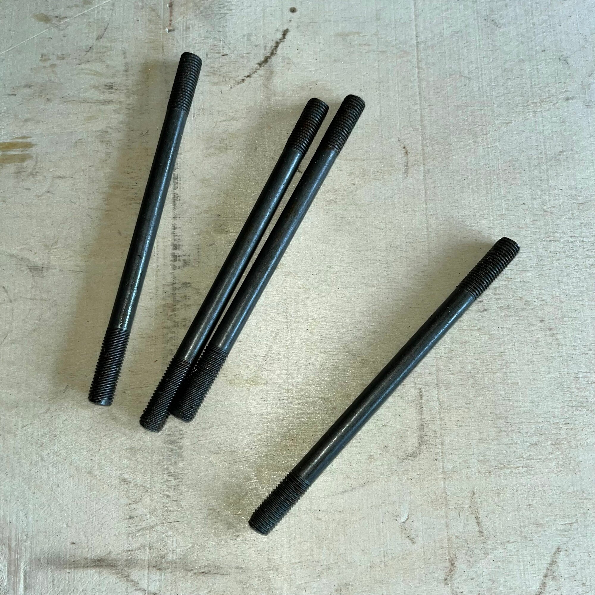 Шпилька цилиндра Восход (4 шт. M8*1*120)