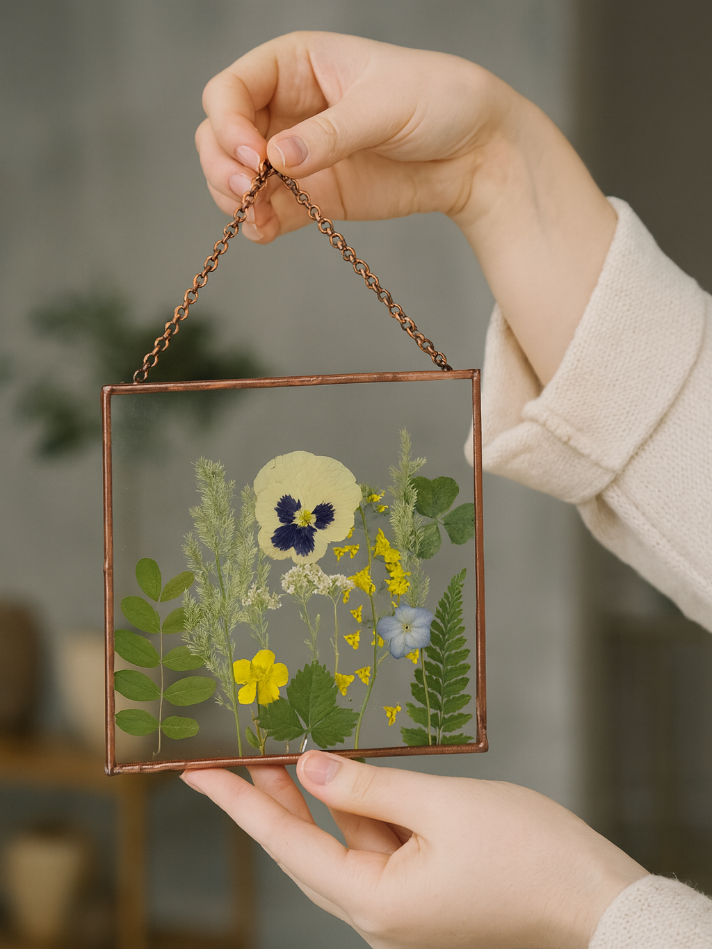 Панно с натуральными цветами и листьями в стекле Прозрачная картина ручной работы Ботанический декор на стену