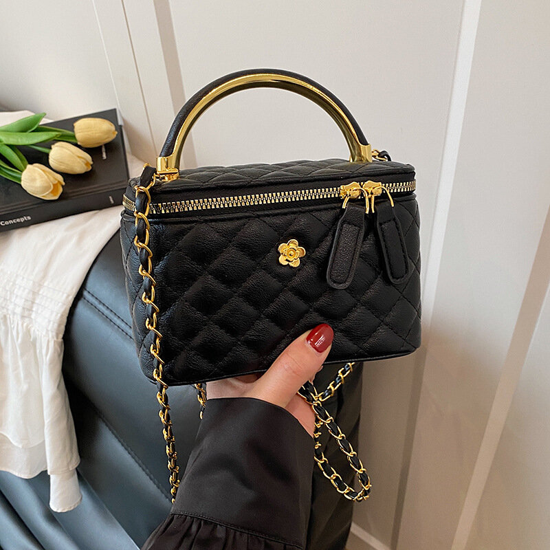 2026 Кросс-боди сумка для женщин 2025 Новая маленькая сумка в стиле Chanel с цепочкой и стеганой коробкой, одноплечевая сумка, высококачественная кросс-боди сумка