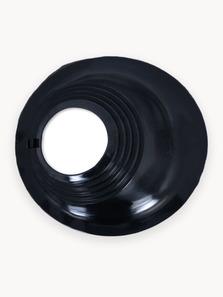 Кровельный проходник для дымохода "везувий" № 4 Черный (д.300-450мм, 890х890мм) угловой, силикон