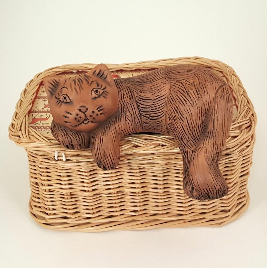 Статуэтка, Сувенир Кошка спящая, ручная работа