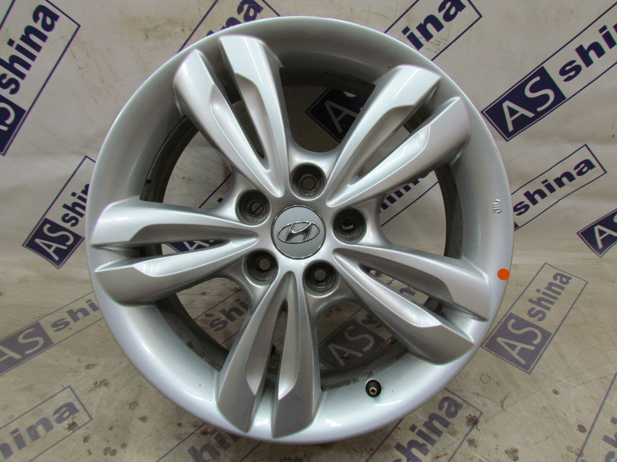 Колесный диск Hyundai R17 6.5J ET48 5*114.3 DIA67.1 (оригинал) 0026808