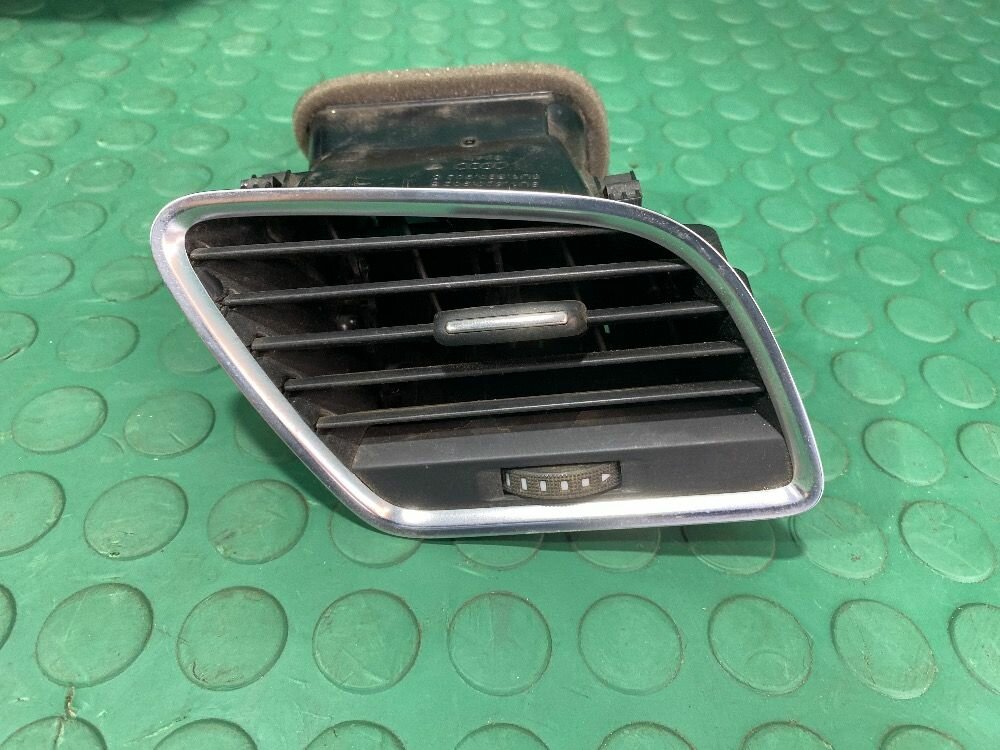 Дефлектор воздушный audi Q3 2012-2018