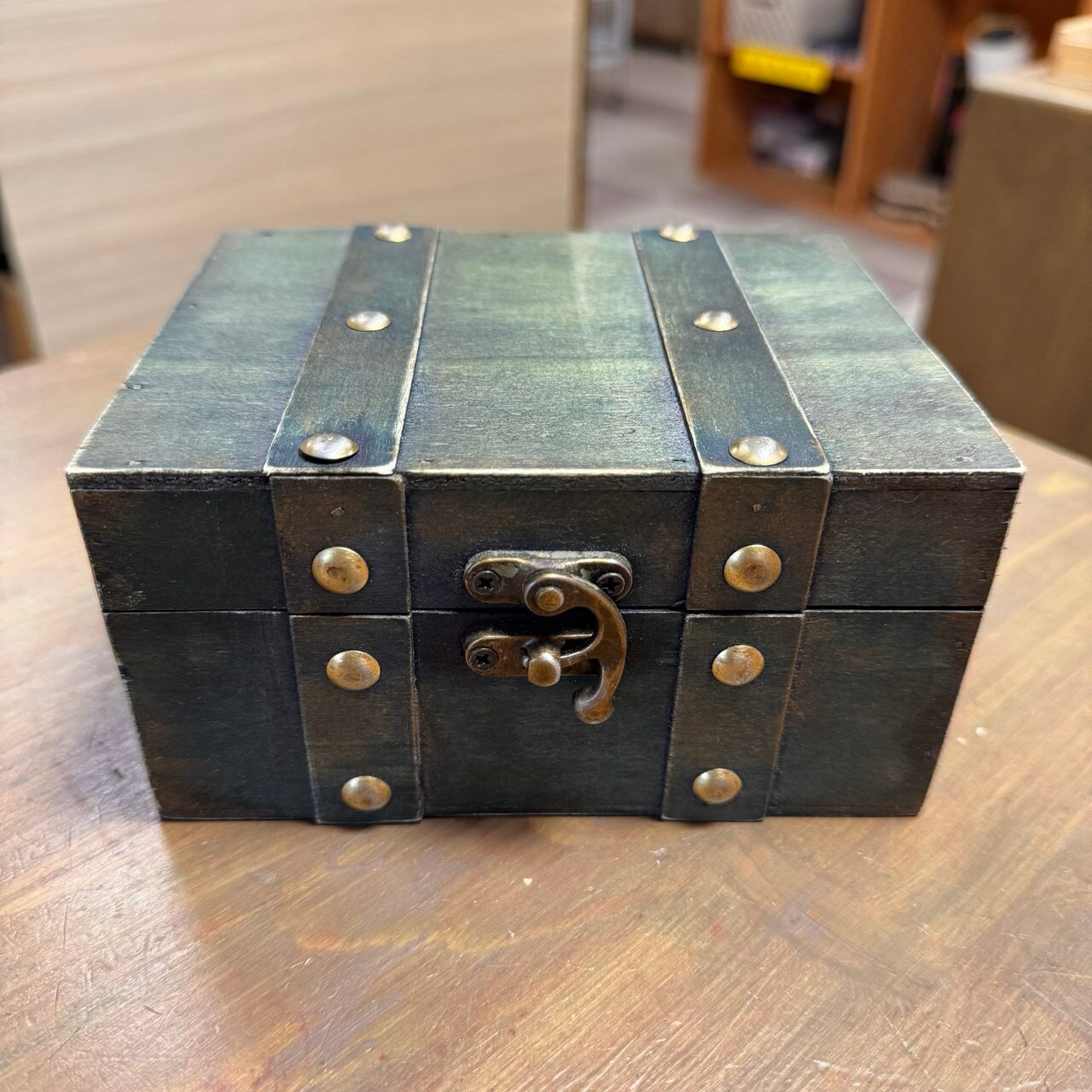 Шкатулка деревянная зелёная 14,5 см x 11,5 см. x 7,5см