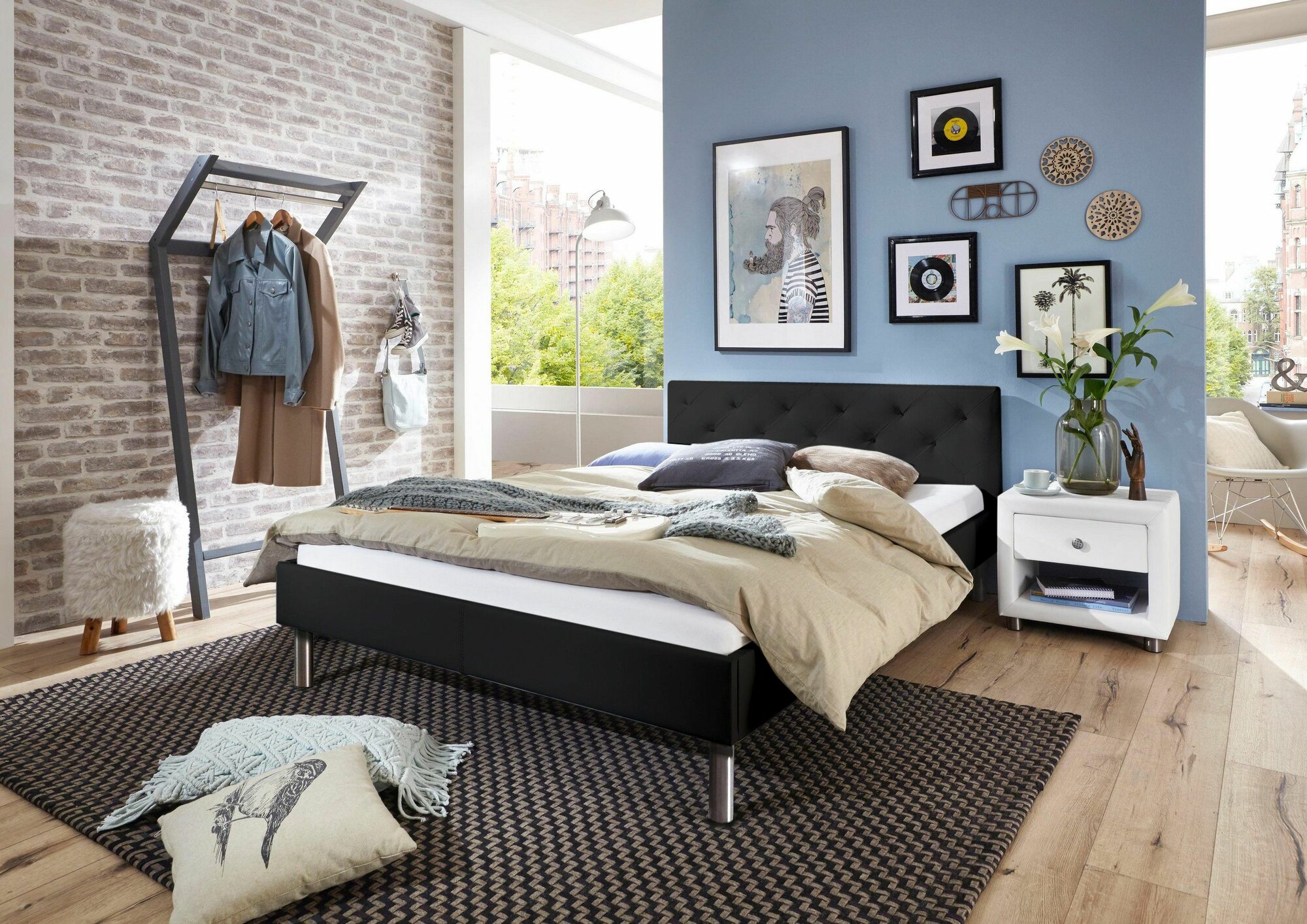 Двуспальная кровать 180х200 в спальню, Вики экокожа черный