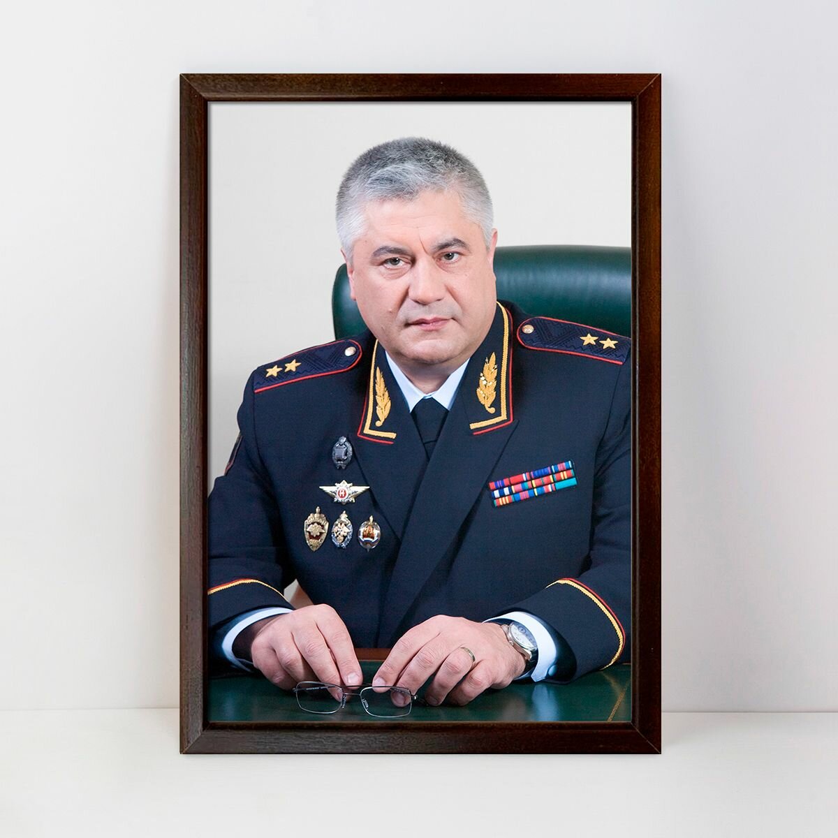 Портрет Колокольцева В. А. на холсте в рамке под дерево / А-4 (21x30 см.)