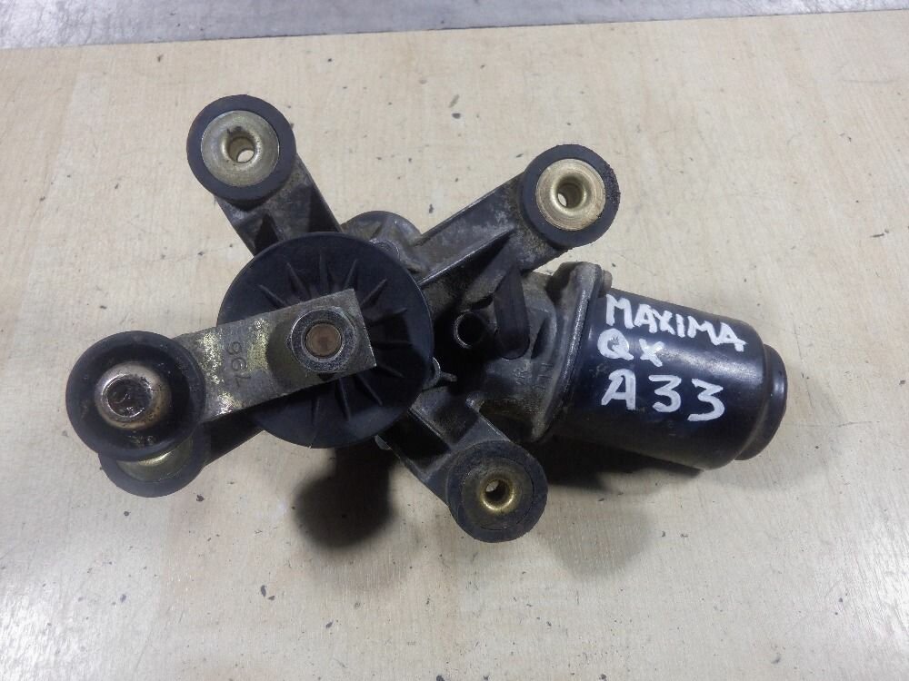 Моторчик стеклоочистителя передний Nissan Maxima A