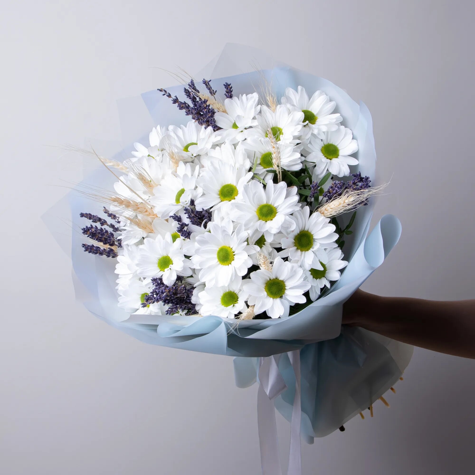 Букет цветов Пшеничная коса S в коробке и аквабоксе от "Простоцветы"