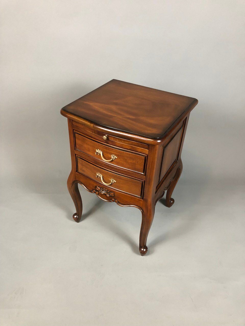 Тумба с ящиками и полкой DOMKORLEONE из красного дерева (mahogany wood), цвет орех HP (коричневый)