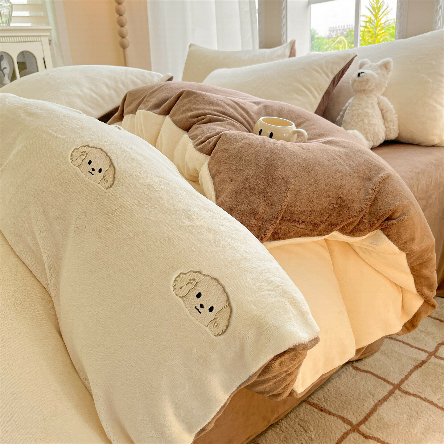 Зимний флисовый утолщенный молочный бархатный четырехкомпонентный набор, фланелевая простыня, пододеяльник, плюшевое зимнее постельное белье, трехкомпонентный набор