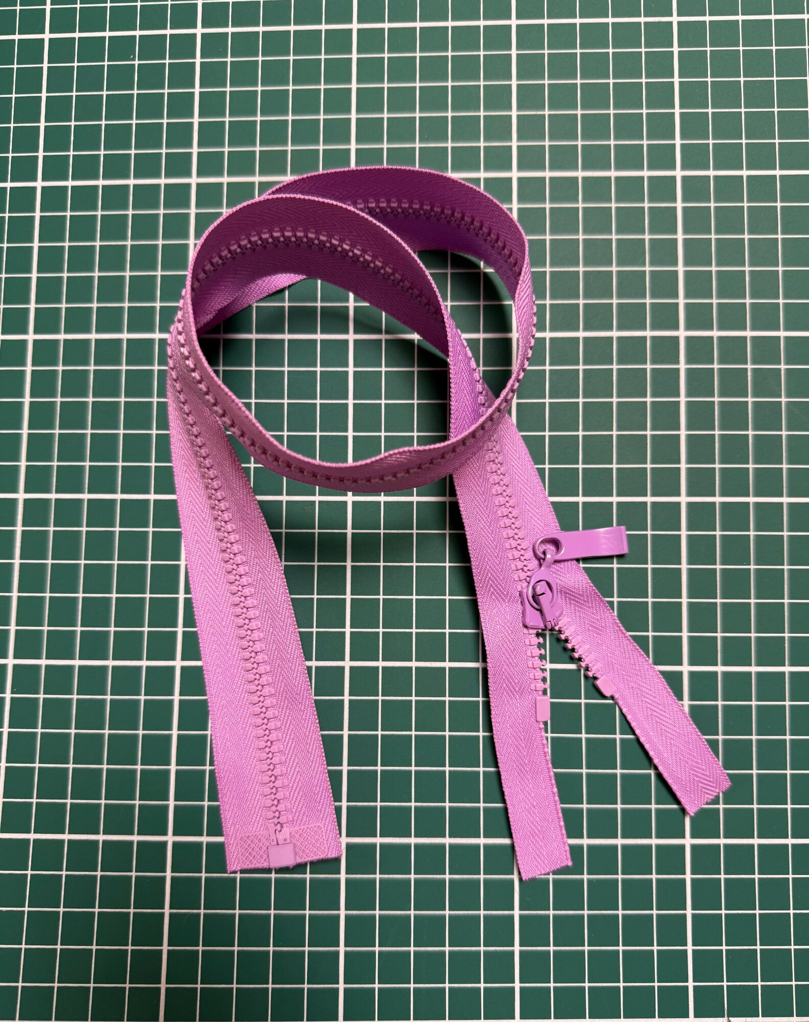 Молния Тракторная, замок автомат, цвет фиолетовый, 65 см, цена за 1 штуку.