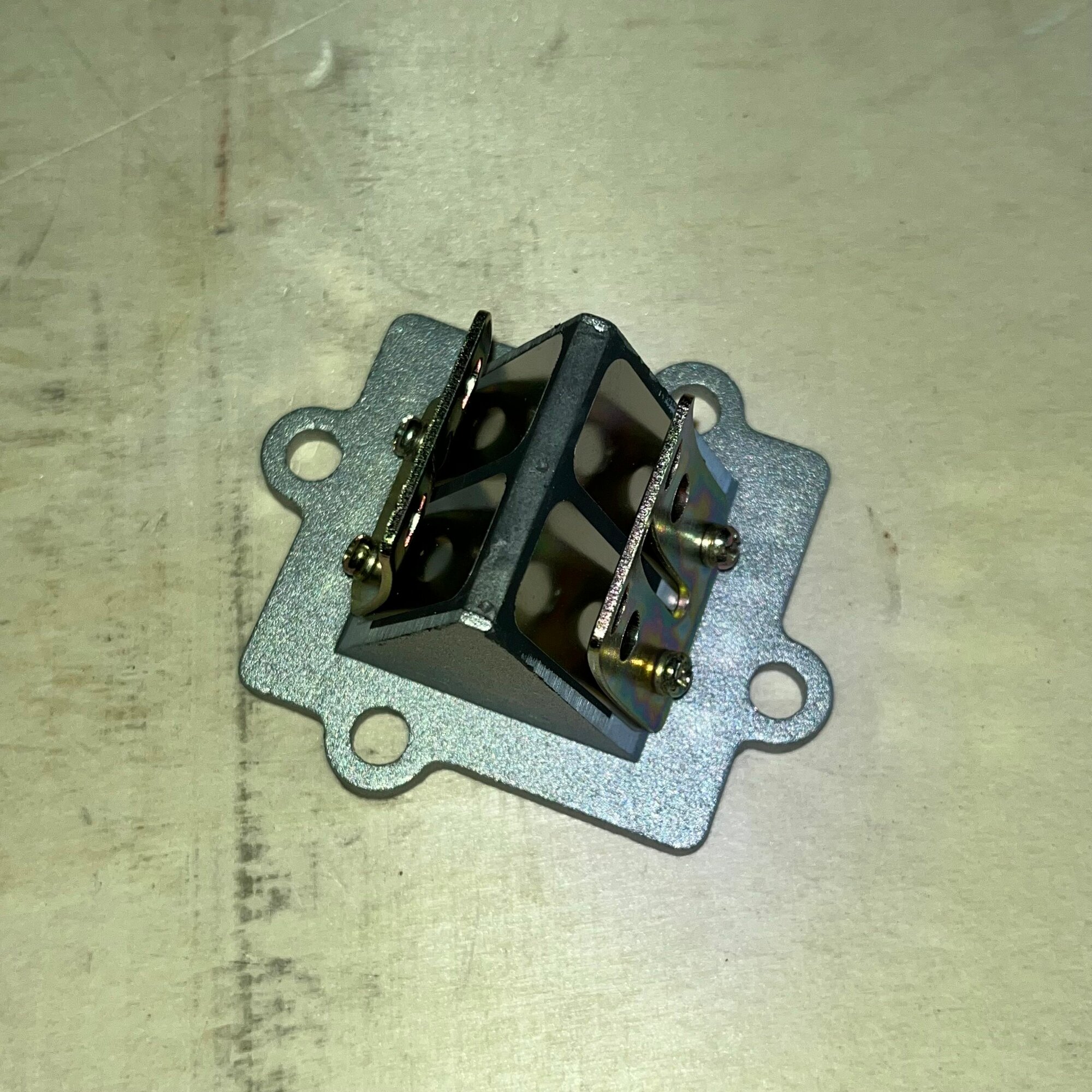 Клапан лепестковый Yamaha Jog 50 (3KJ)