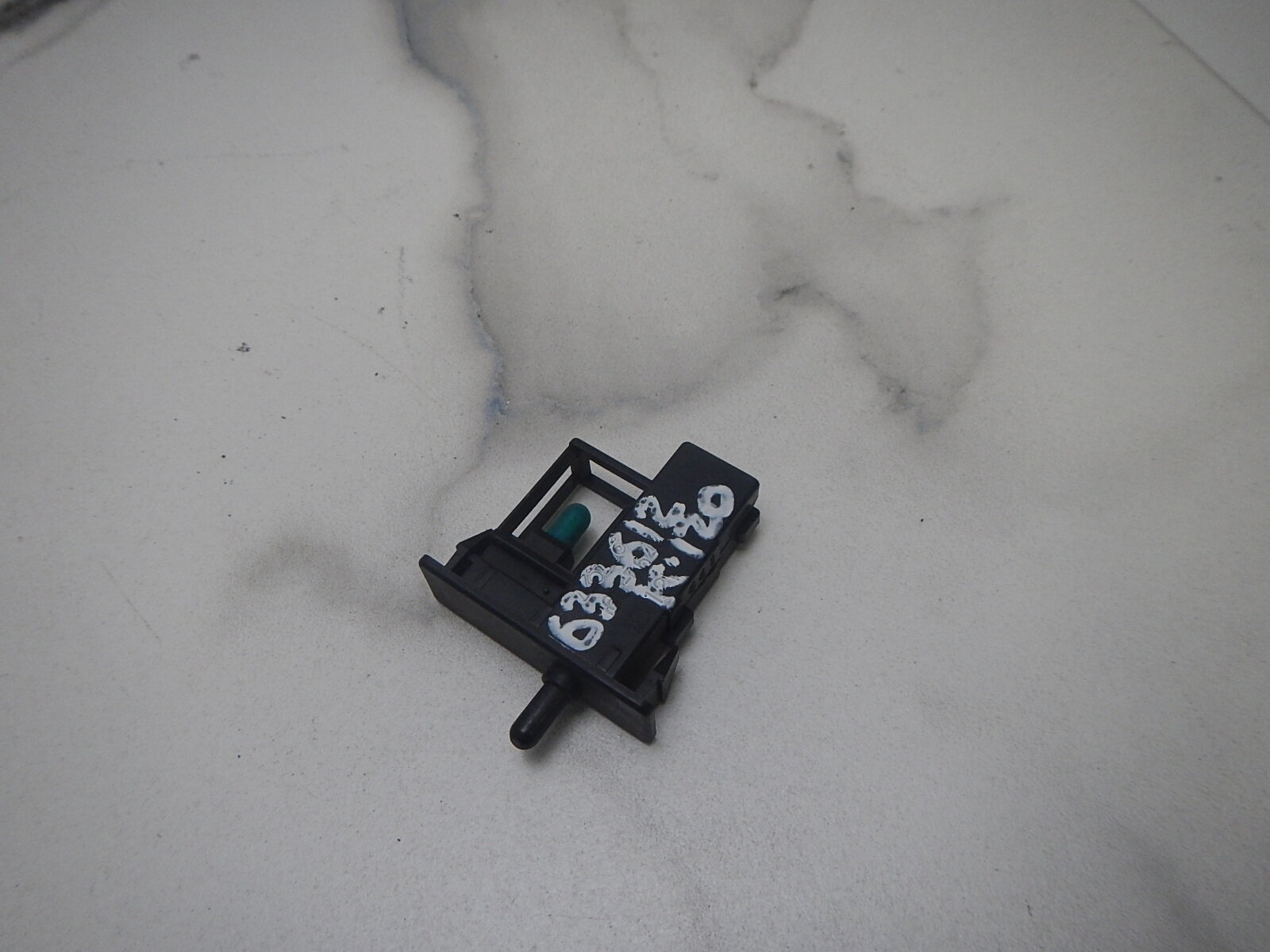 Б/У Подсветка, Toyota (Тойота)-COROLLA 120 (01-06) TOYOTA COROLLA 120 (01-06) Без видимых повреждений. 633612 TOYOTA арт...