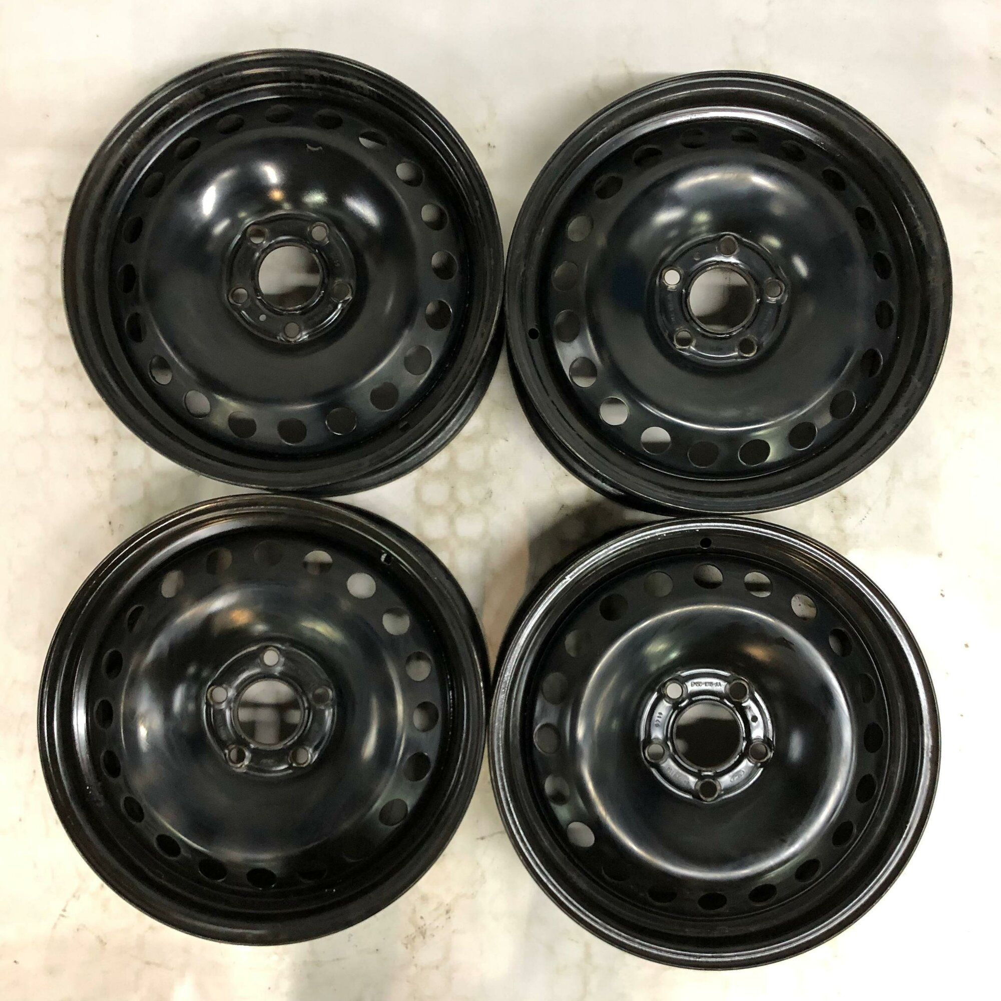 Колесные диски Штампованные 16x6.5 PCD 5x108 D63.3 ET50 (оригинал)