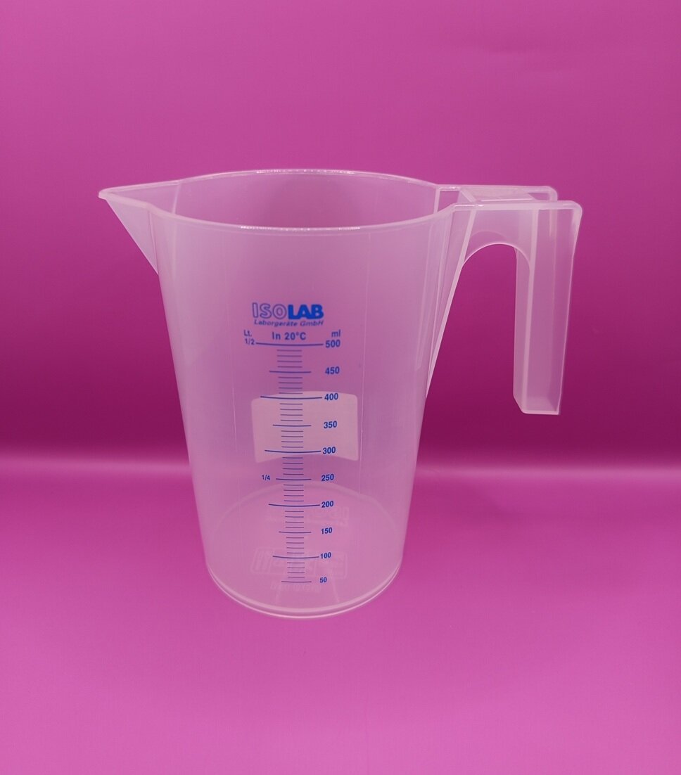 Стакан мерный (кружка) 500 мл, синяя печатная шкала с ценой деления 10 мл, полипропилен, ISOLAB, Германия (026.04.500)