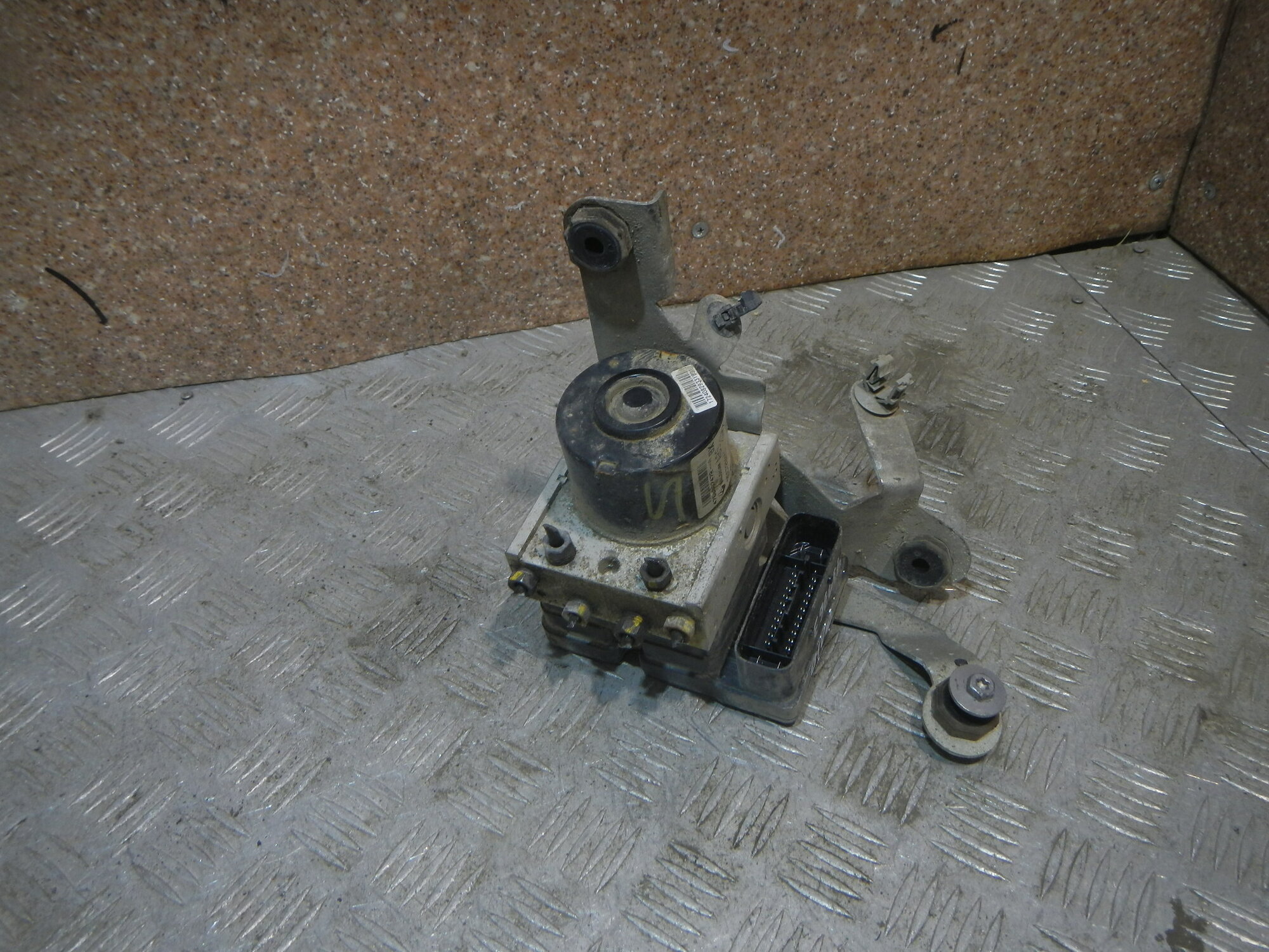 Б/У Блок ABS (насос), Renault (Рено)-FLUENCE (10-) RENAULT FLUENCE (10-) Без видимых повреждений. 430363 RENAULT арт. 47...