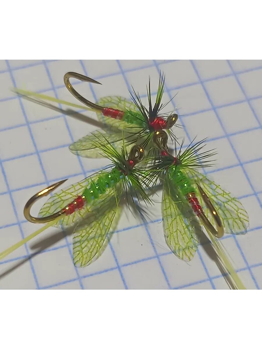 Мушка на хариуса и другую рыбу. На одинарном крючке. Набор 3 штуки.