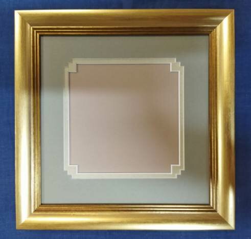 Рама 21*21 см, пластик с фигурным паспарту