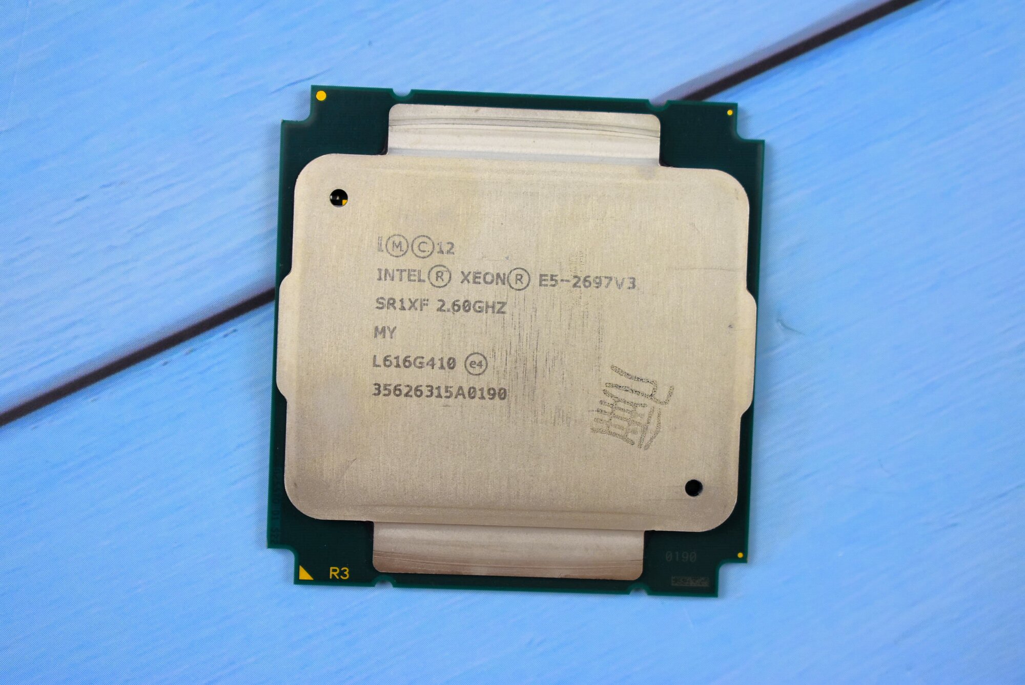 Intel Процессор Xeon E5-2697V3 - LGA 2011-3, 14 ядер, 28 потоков, Частота 2.6ГГц, Турбо частота до 3.6ГГц, 145W OEM (без кулера)