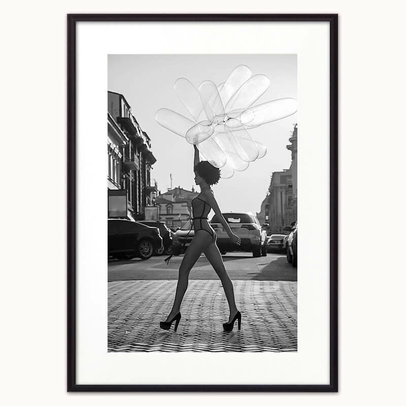 Постер в рамке Девушка с шариками (50х70 см)