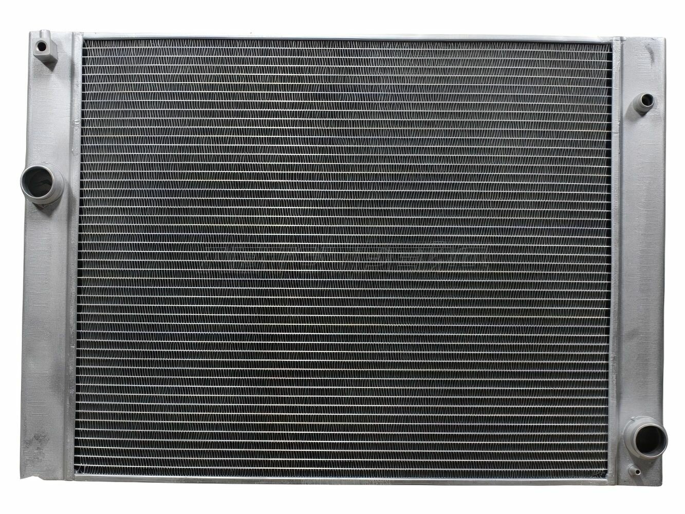 Радиатор охлаждения двигателя для БМВ 520i арт BW00082 SAT