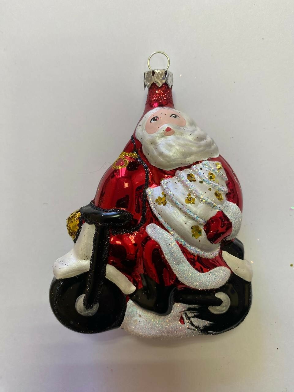 Игрушка на елку Дед Мороз на мотоцикле
