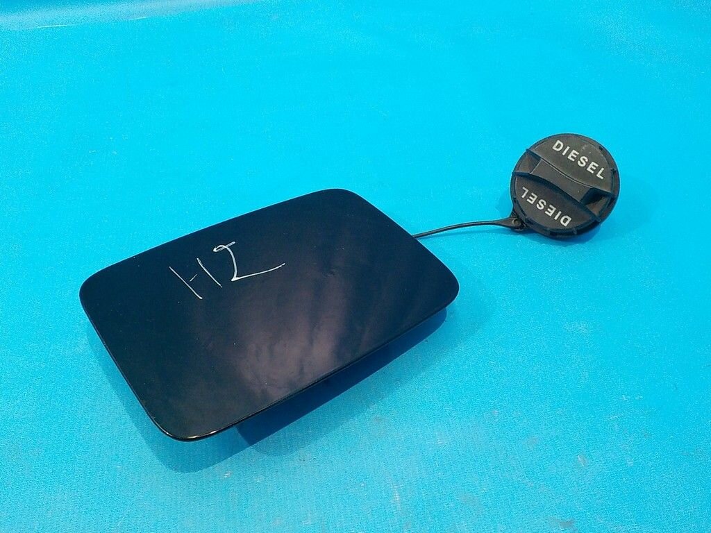 Лючок бензобака KIA Sorento 1 2002-2009 695113E000 - Б/У