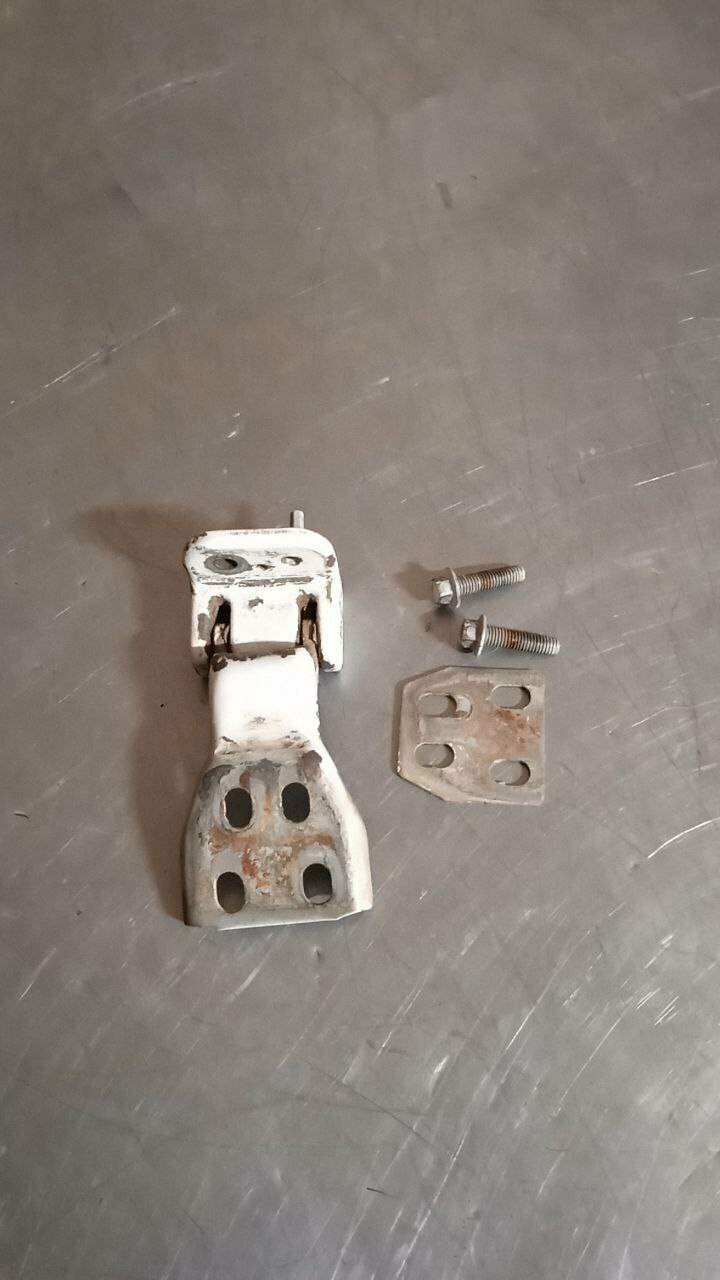 Петля двери задней левой Ford Transit 7 2008