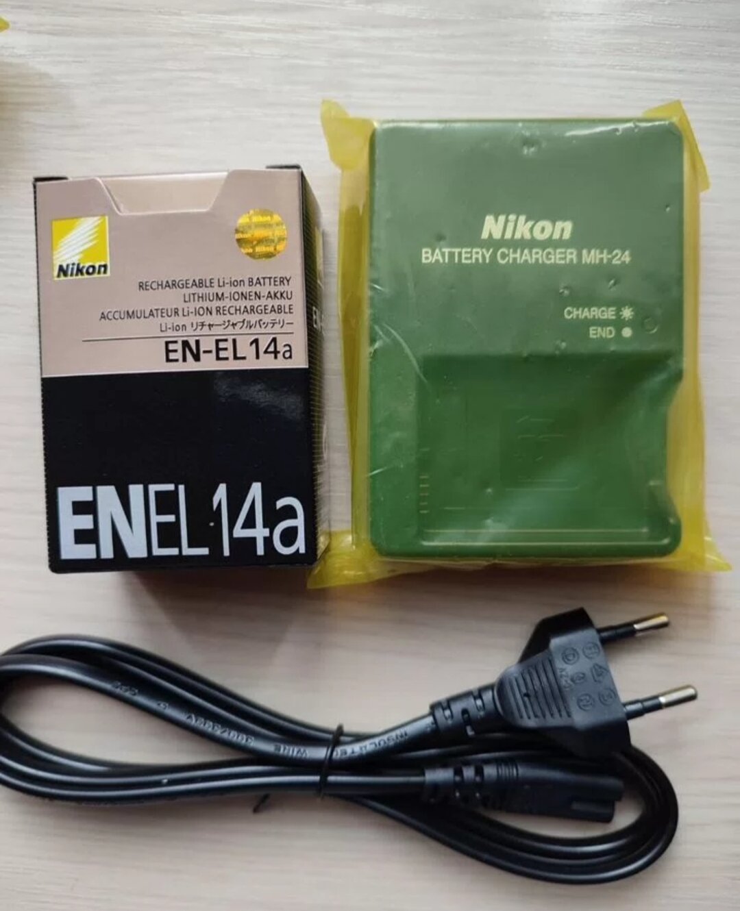 Комплект аккумулятор Nikon EN-EL14 + зарядное устройство MH-24, для Nikon P/D, Li-Ion