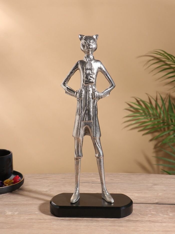 Сувенирная фигурка Sima-land кот в сапогах, 9х17.5х39 см, алюминий, сталь, дерево