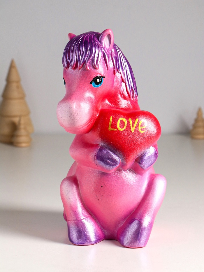 Копилка для денег символ года 2026 Лошадь с сердцем, розовая, 24 см
