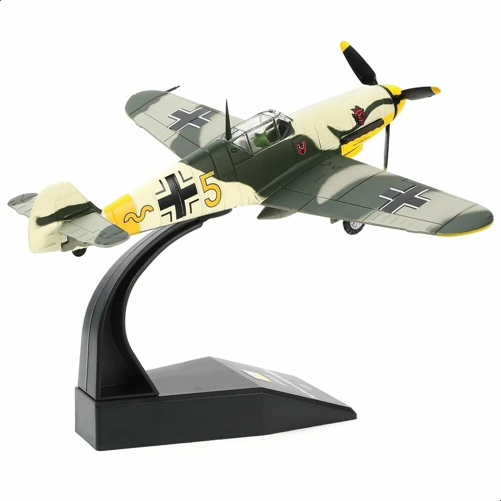 Коллекционная выставочная готовая модель самолета Messerschmitt BF-109 в масштабе 1:72 с камуфляжем "джунгли"