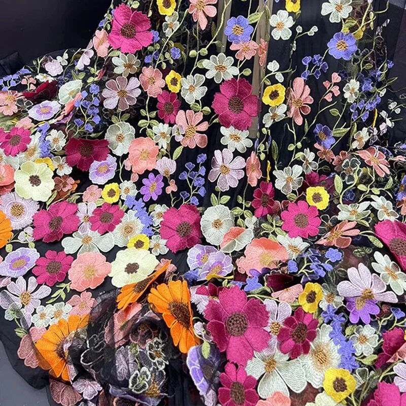 Кружевная сетчатая ткань с 3D цветочной вышивкой 2