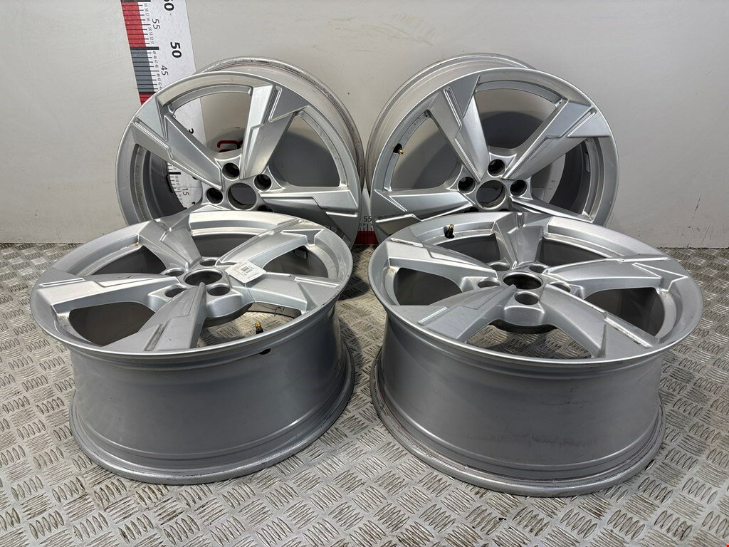 Диск литой Audi A6 C8 4K0601025D арт. 2208738