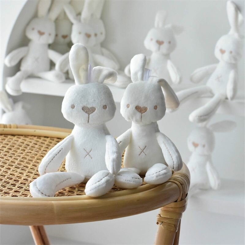 Питомец двойным звуком сопровождает игрушку-кролика