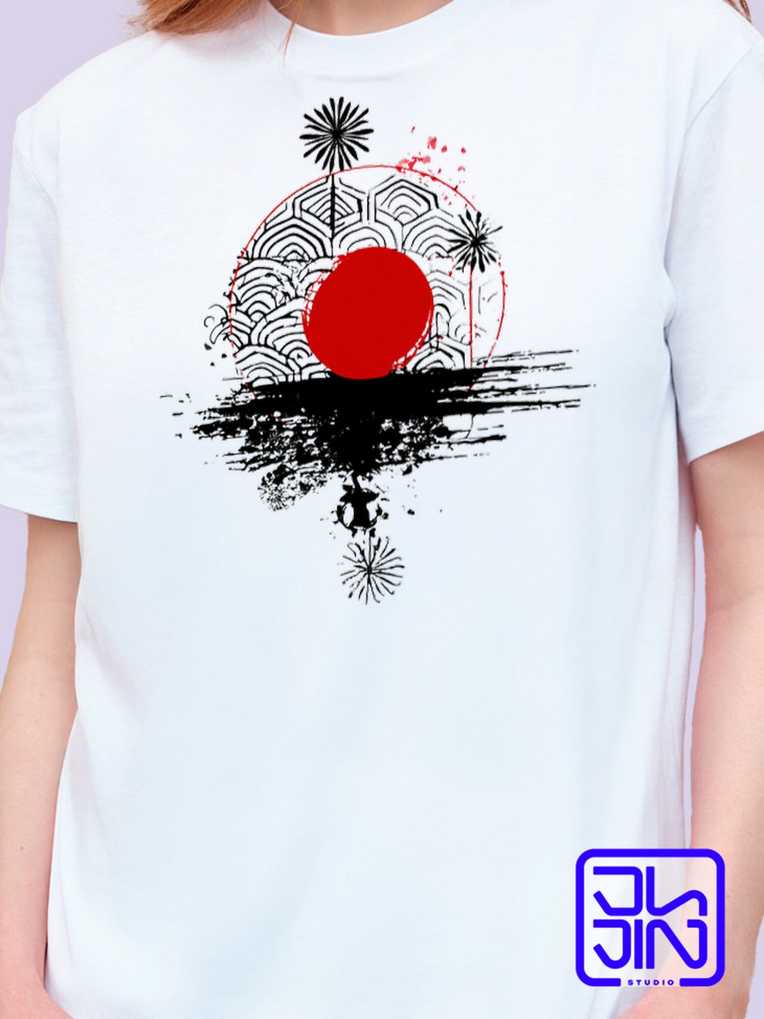 Футболка классическая женская с авторским принтом Этническое абстрактное солнце в черно красном круге с узорами японии, белый хлопковый трикотаж с прикольным рисунком на груди