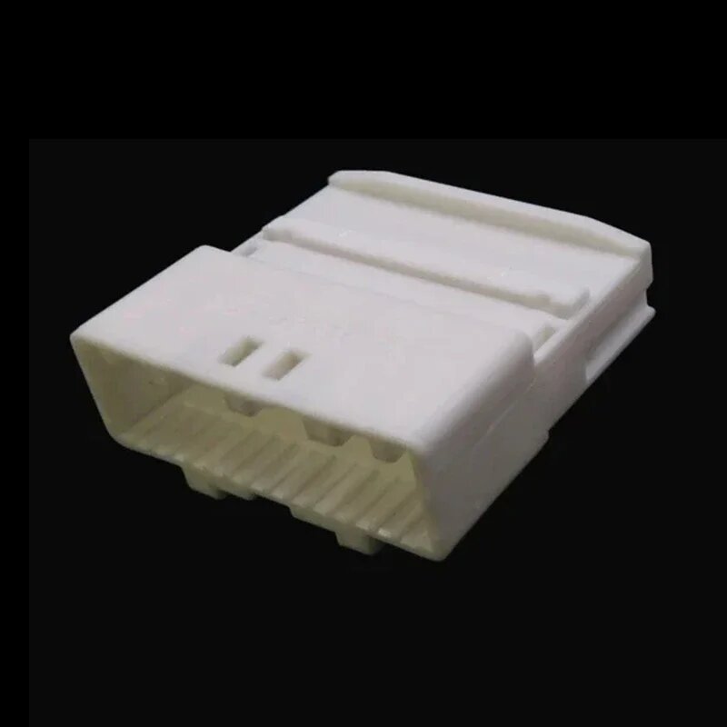 Автомобильные разъемы 28-контактные male connector