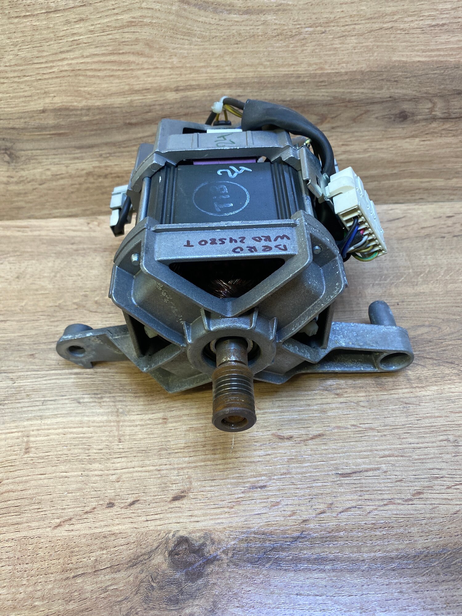 Двигатель для стиральной машины Beko BKD 24580 T,б/у