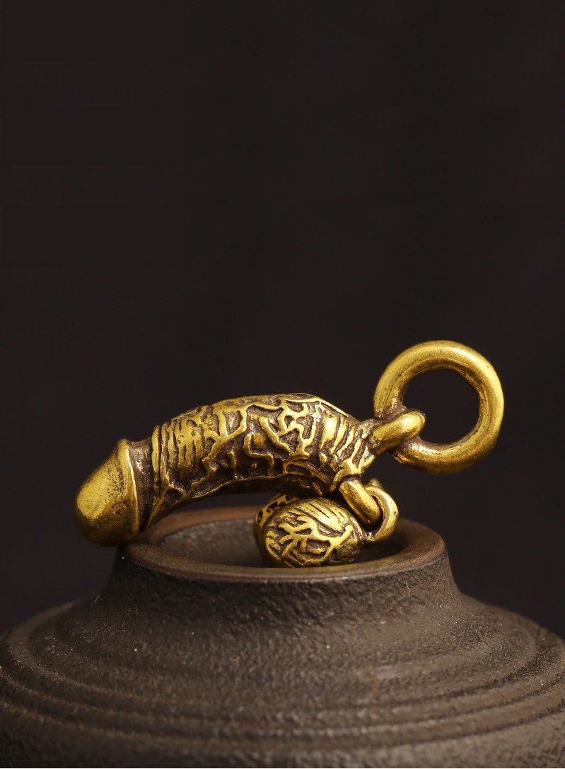 Брелок мужских гениталий из латуни, 18+