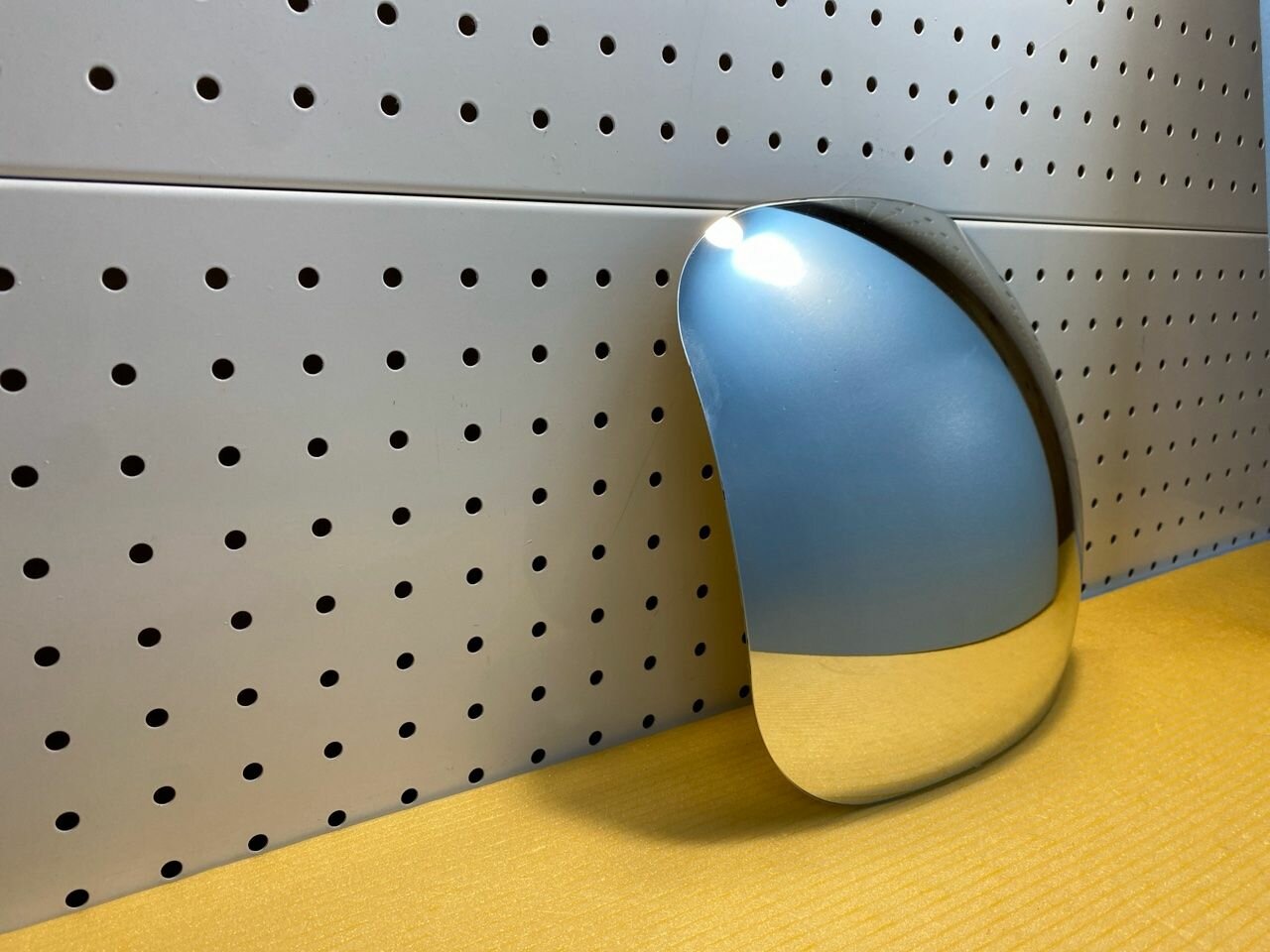 Стекло зеркала бордюрного MERCEDES ACTROS AXOR (мерседес актрос аксор) 230х230 без обогрева