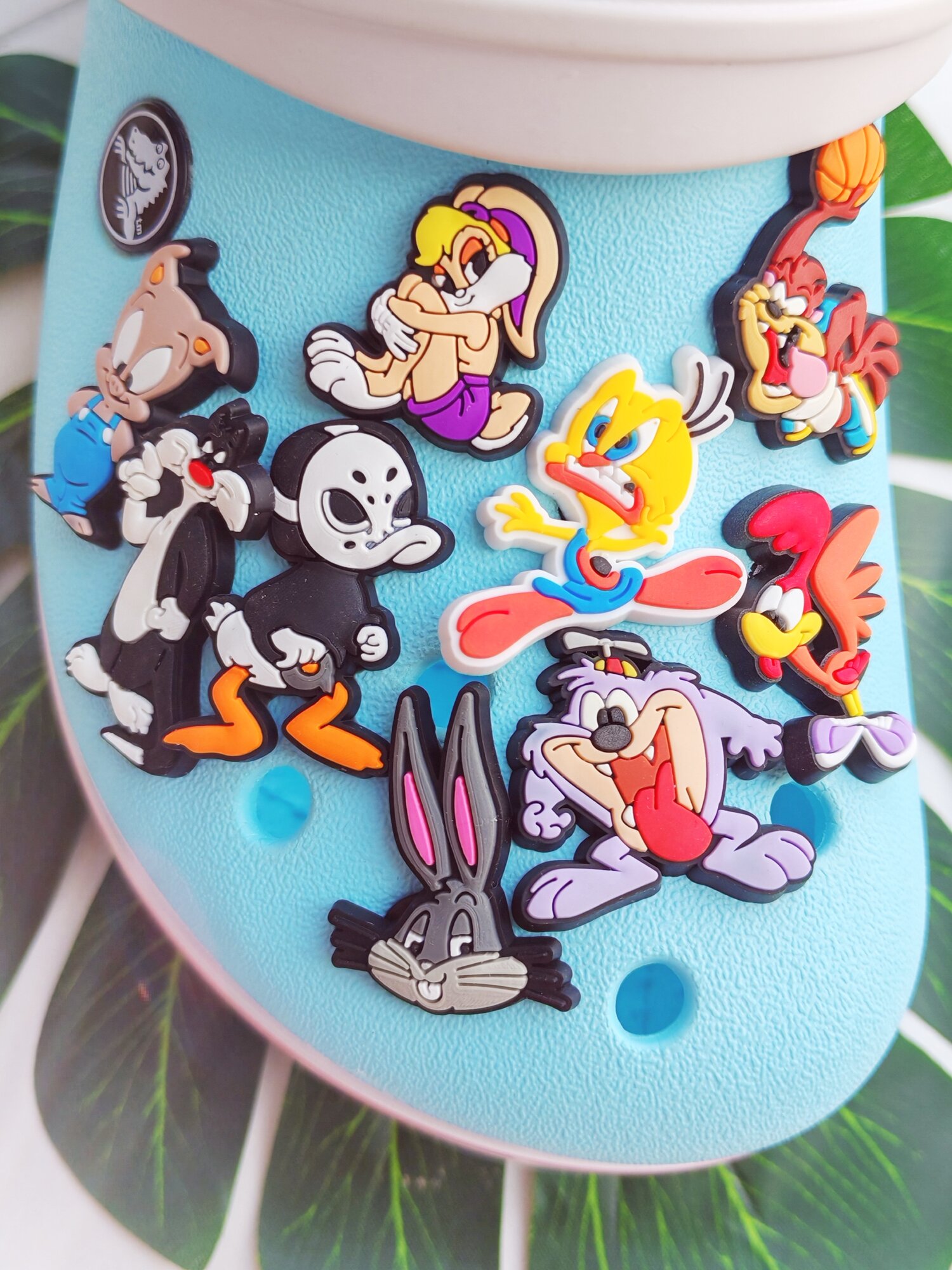 Джибитс мультяшки Багз Банни Тасманский дьявол Дональд Дак