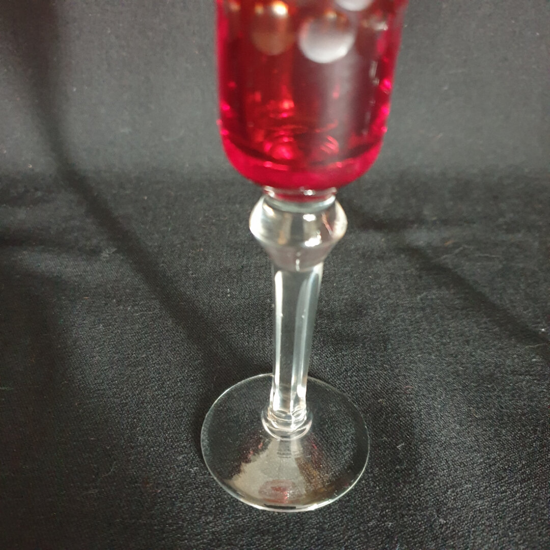 Набор из штофа и 6 фужеров, рубиновое стекло, сколы и склейка см. фото, Неман, автор К. Вакс, СССР