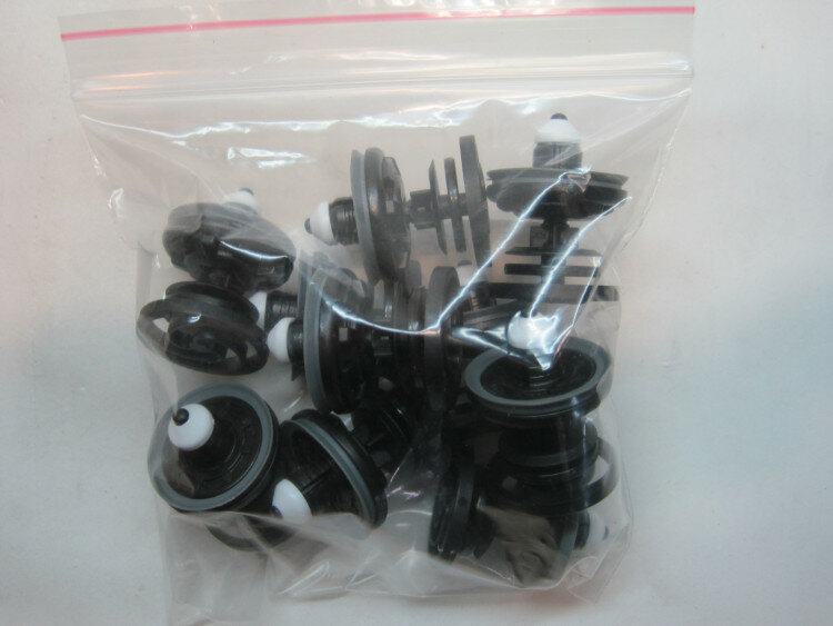 Клипса обшивка двери 7L6868243 330853909 AUDI SEAT SKODA VW пластмассовая - 10 штук - Masuma