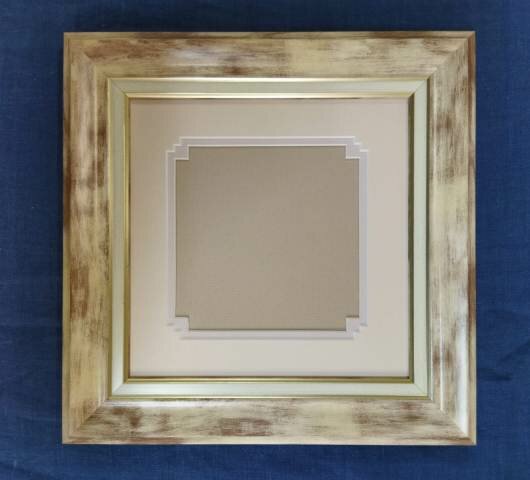 Рама 21*21 см, пластик, бежевый с фигурным паспарту