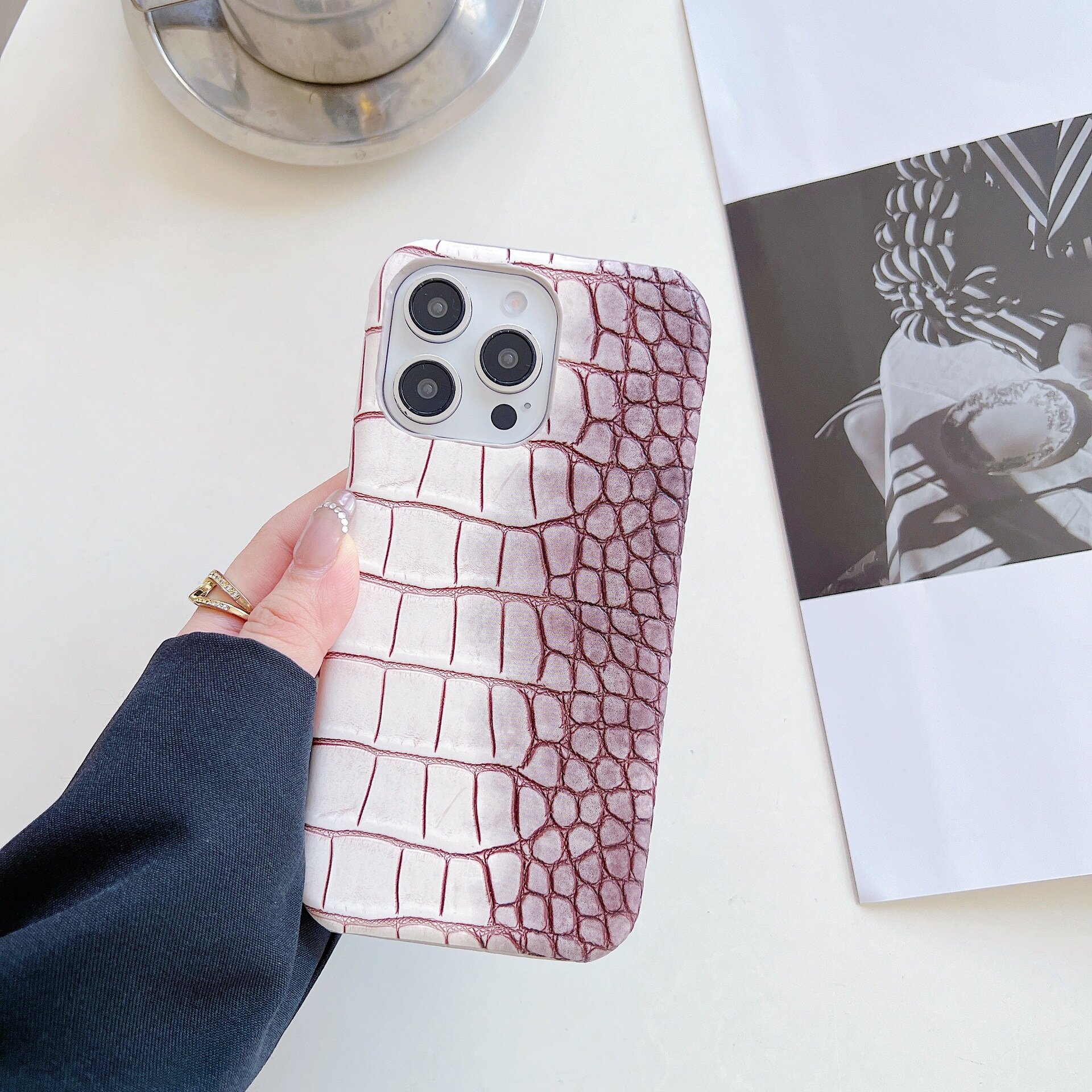 Чехол "Гималайская крокодиловая кожа", для iPhone 13, отвод тепла, светло-фиолетовый