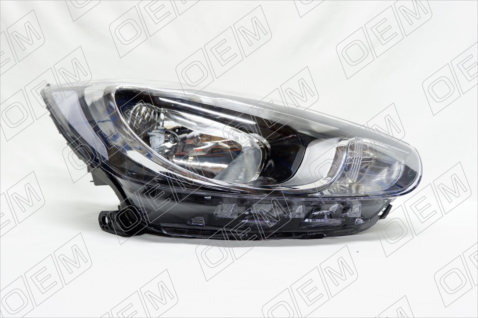 Фара Hyundai Solaris 10-14 эл. кор. 8 конт. правая