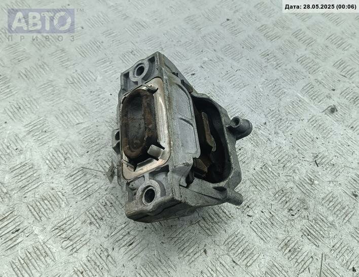 Подушка крепления двигателя Volkswagen Caddy (2011-2020)