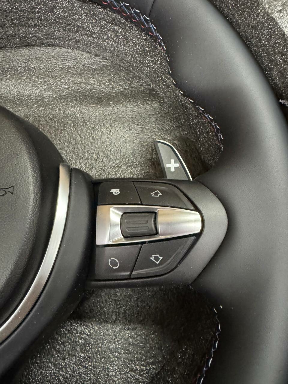 Руль M BMW e70 e71 e72 e90 е91 е81 е82 е84 e87 е88 e89 е92 е93 с подогревом M-строчка — фото 1